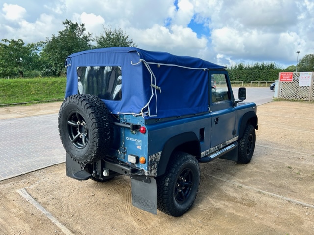 Land Rover 90 Soft-Top - Hammer Price